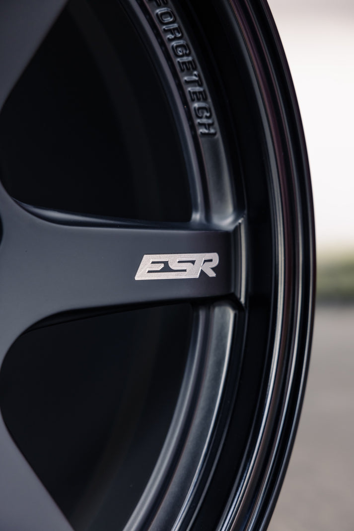 ESR AP6 MATTE BLACK GLOSS LIP – Fitment Solution Store